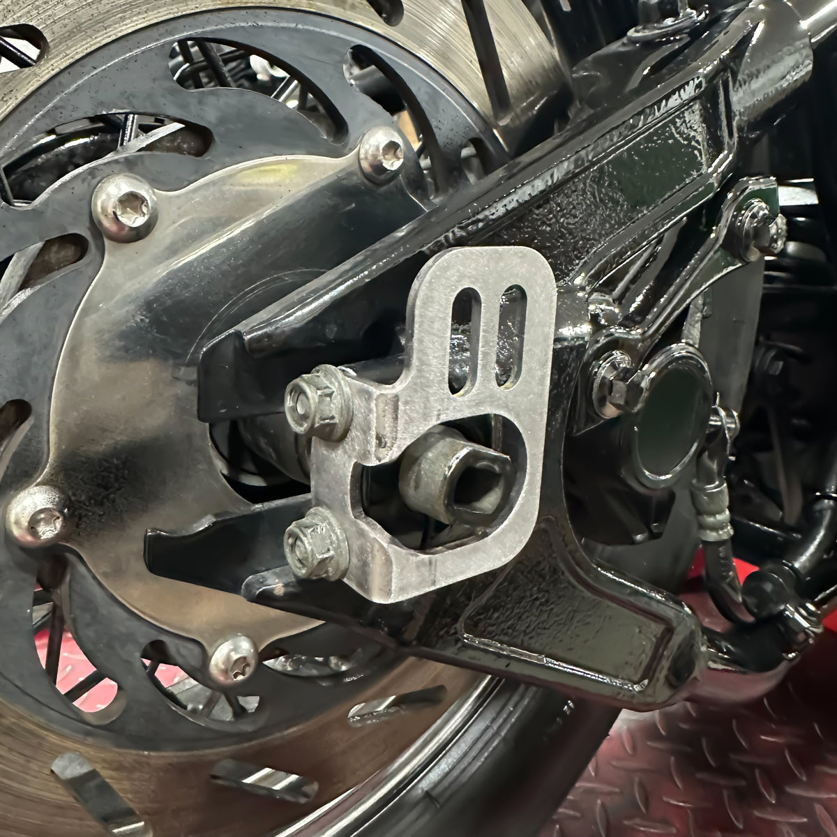 Yamaha V-Star Dragstar XVS1100 Fender Strut Bracket #2 – BobberCycle