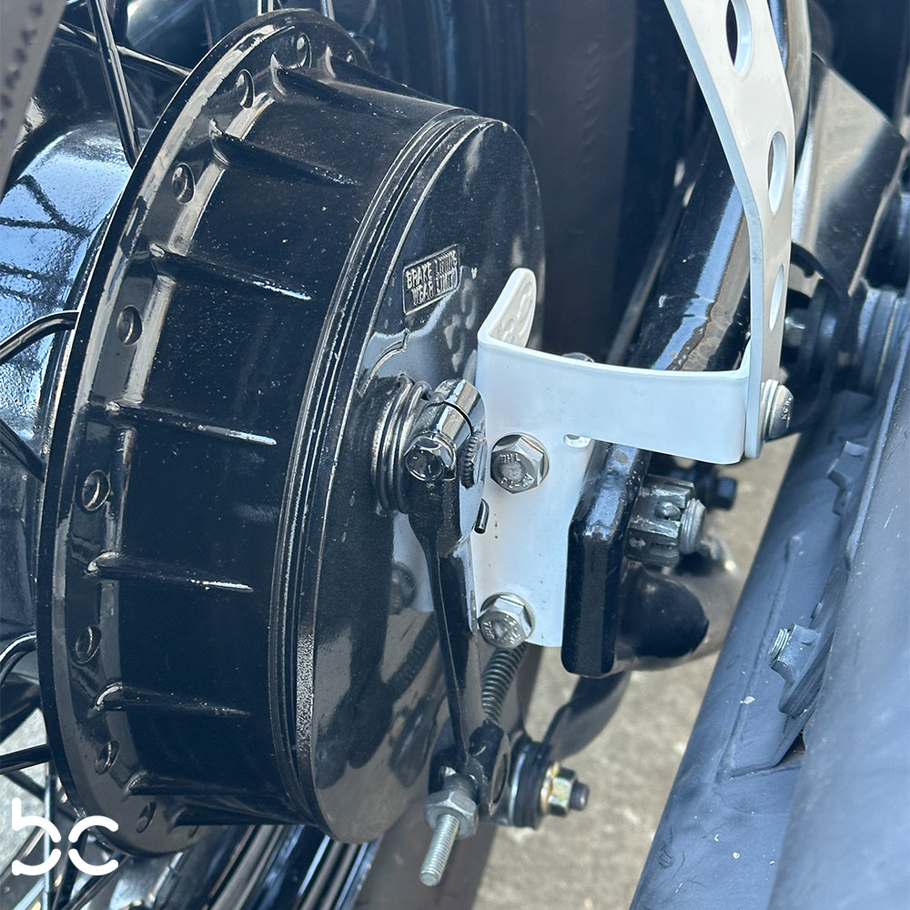 Suzuki Boulevard C50 (VL800) Fender Strut Bracket (Right) – BobberCycle